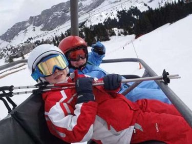 Ski retail toil
